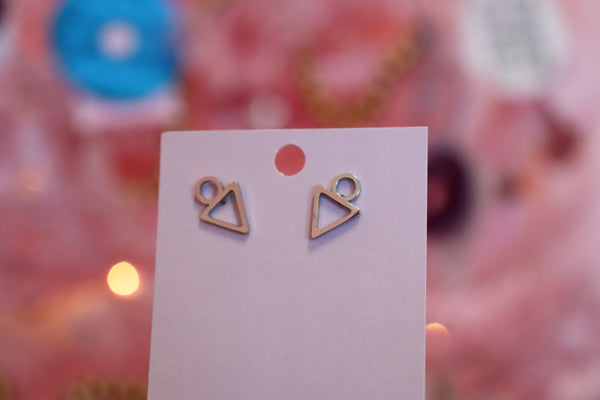 Tiny Triangle with Circle – Sunshine Studio